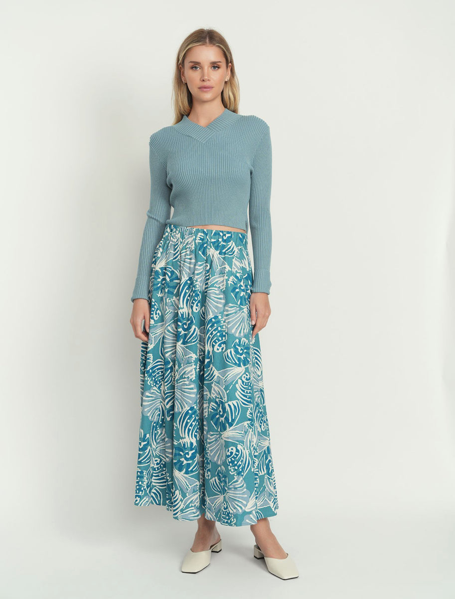 Point V-Neck Cropped Sweater in Ocean Teal – Petit Perfection